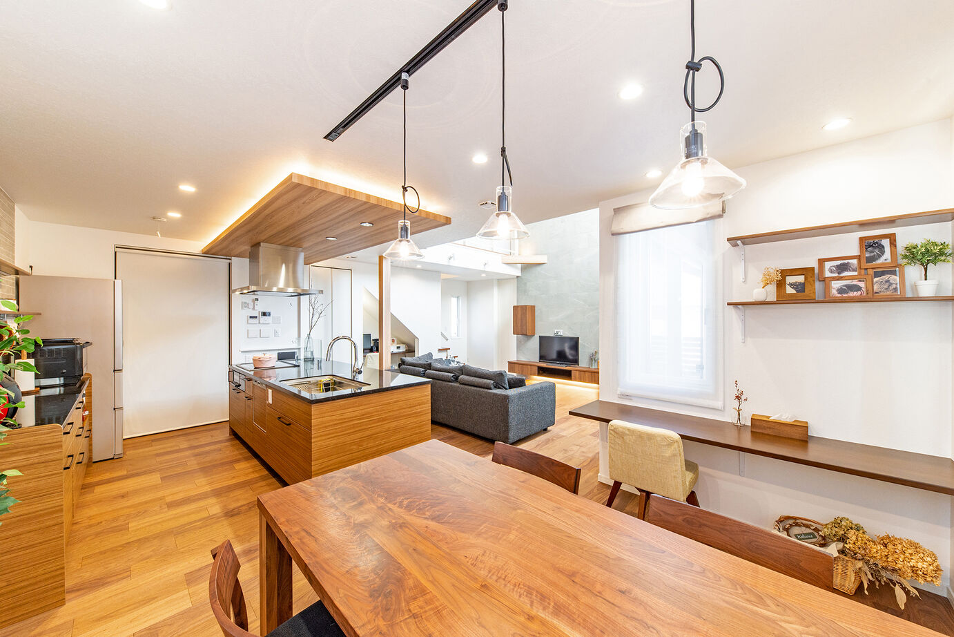 【SUUMO】 【30坪台/ナチュラルモダン】デザインと間取りにこだわり。ワイワイ楽しめるアイランドキッチンのある家 - ネクストイノベーション の建築実例詳細 | 注文住宅