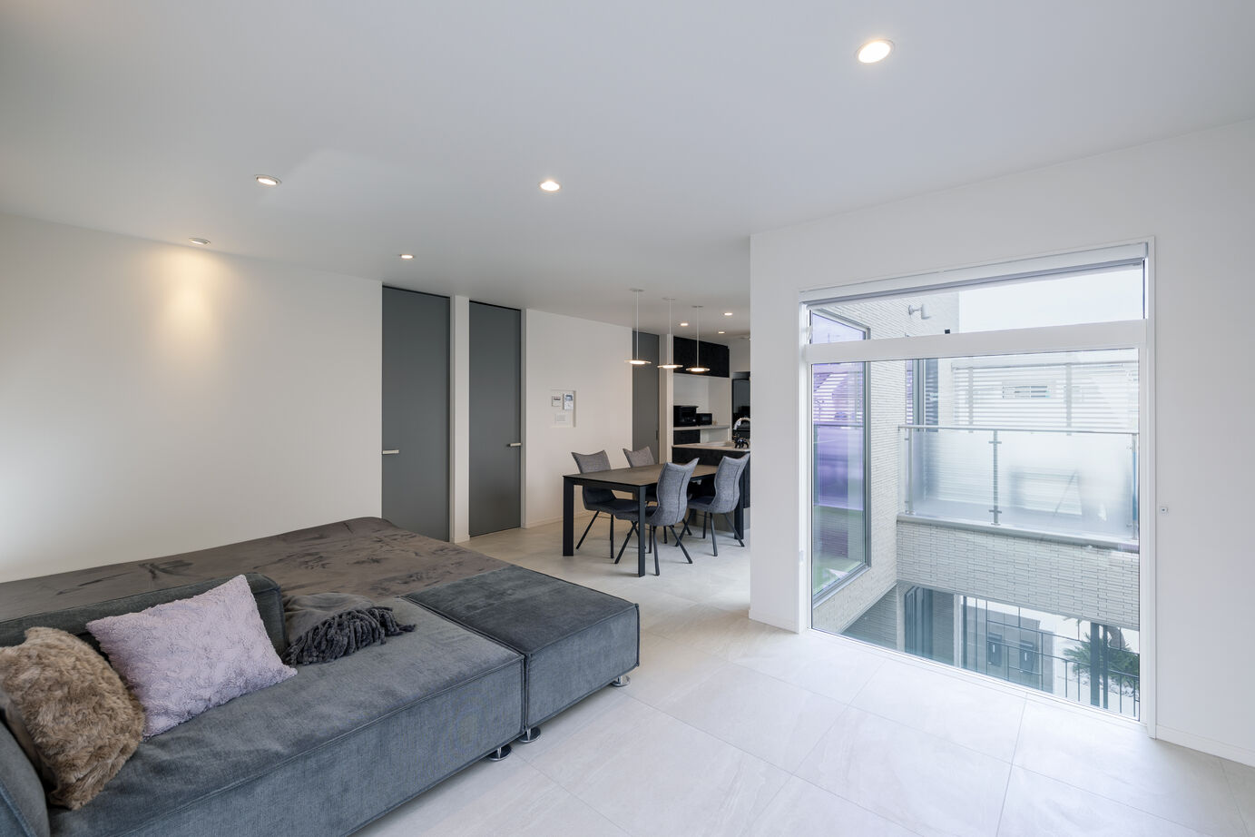 【SUUMO】 【愛知県/4000万円以上/50坪台/二世帯住宅/間取り掲載中】アイアンの門扉とその先に広がる中庭。想いを形に - ネクストイノベーション の建築実例詳細 | 注文住宅