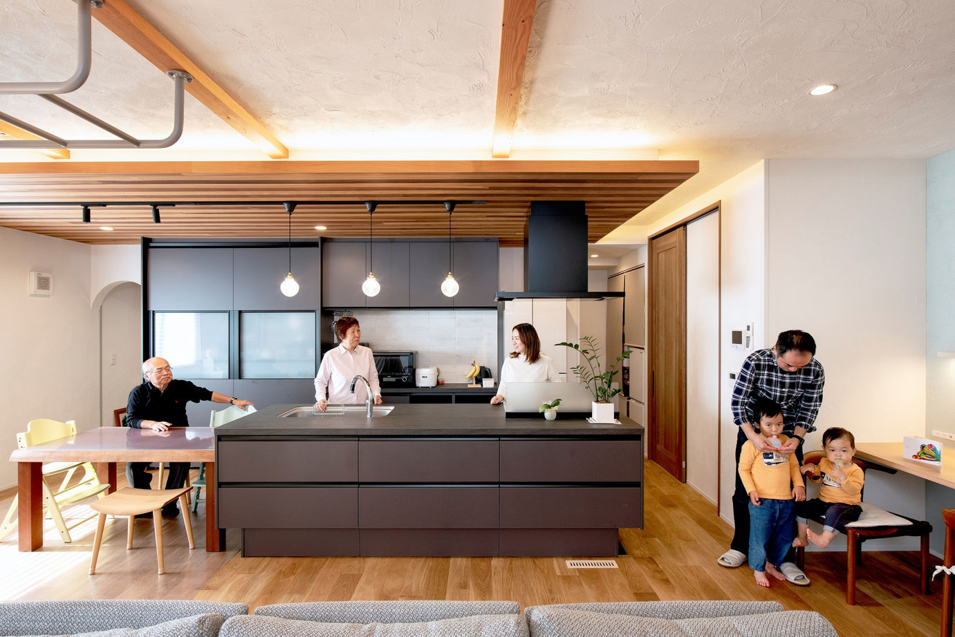 【SUUMO】 【80坪台/自然素材/エレベーター】健康第一の家づくりを実現。想像通りの快適さにお喜びの上質な二世帯住宅 - SOLE LIVING by 相陽建設（相模原・町田） の建築実例 ...