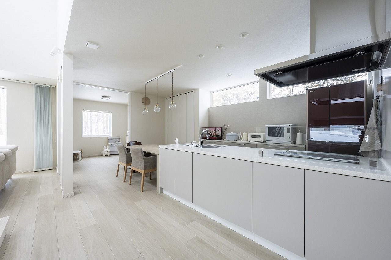 【SUUMO】 【南幌町/5人家族/5LDK間取図あり】ホワイト×グレージュで統一された開放感のある家 - アーキテックプランニング の建築実例詳細 | 注文住宅