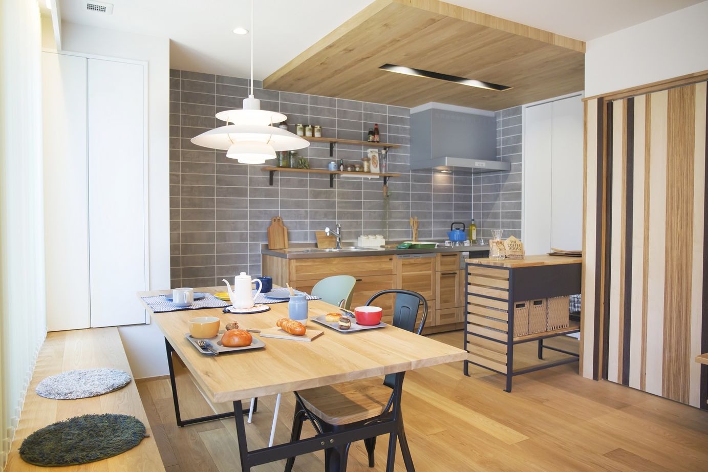 【SUUMO】 【2000～2500万円】LDKで過ごす時間をもっと楽しく！「陽だまりベンチ」のある住まい - オダケホーム の建築実例詳細 | 注文住宅