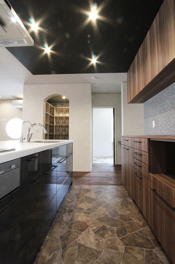 【SUUMO】 【4000万円台/60坪/4LDK+スキップフロア/サンルーム】ブラックウォールナットの無垢材を使用した上質な家 - デキノヤホーム の建築実例詳細 | 注文住宅