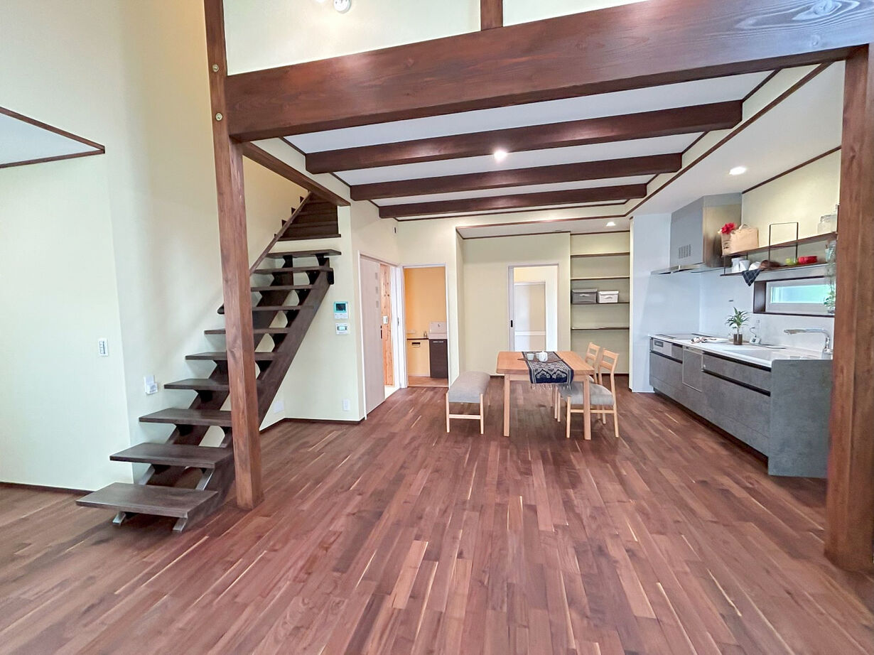 【SUUMO】 【3LDK+インナーガレージ/吹抜け/40.4坪】 木の心地よさを感じる家 - デキノヤホーム の建築実例詳細 | 注文住宅