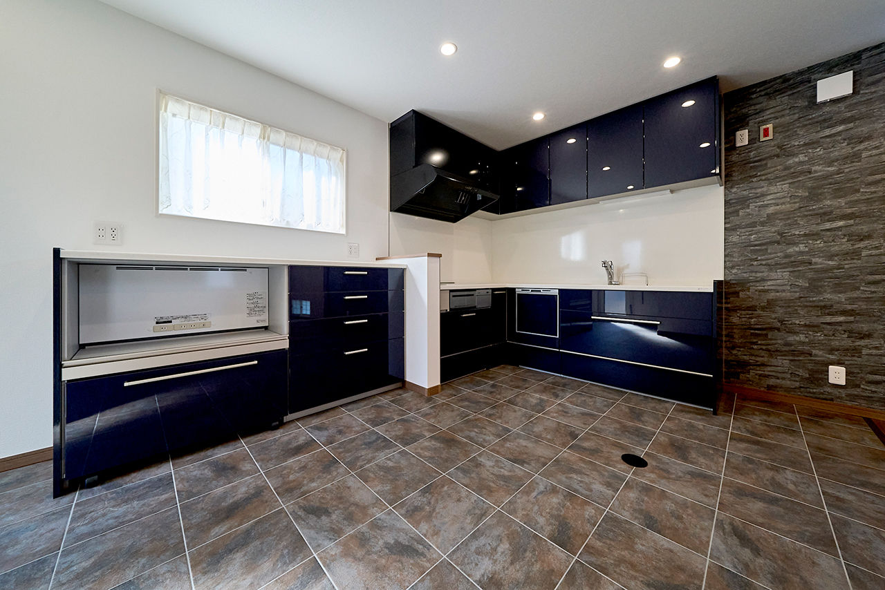 【SUUMO】 【2000万円台｜間取り有｜無垢床】壁付けキッチン～LD～和室を繋げたゆとりの団欒空間。外観もイメージ通り - タスク（ユニバーサルホーム半田店） の建築実例詳細 | 注文住宅