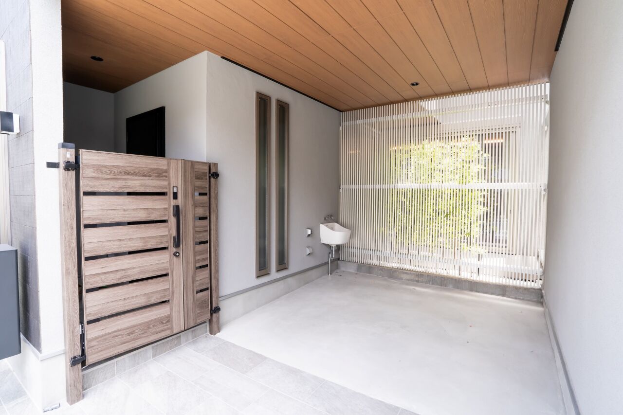 【SUUMO】 【37.3坪/中庭/間取り有】27.5坪の敷地に建てたプライバシーと防犯に配慮したビルトインガレージ付きの家 - ハビの家 の建築実例詳細 | 注文住宅