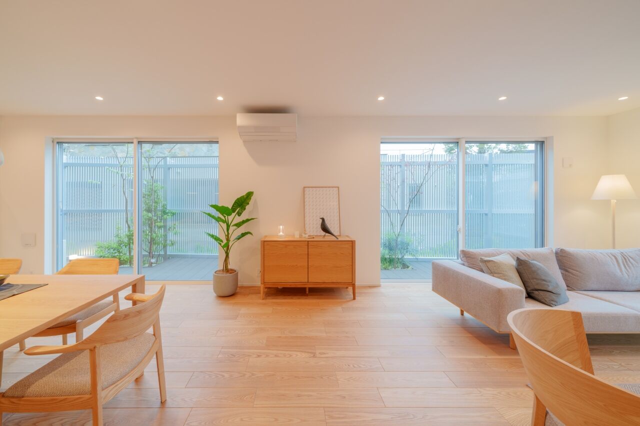 【SUUMO】 【57.8坪/ガレージ/間取り有】道路より高い敷地を有効活用。LDKとテラスがシームレスにつながる上質な家 - ハビの家 の建築実例詳細 | 注文住宅