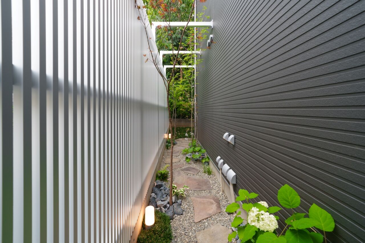 【SUUMO】 【57.8坪/ガレージ/間取り有】道路より高い敷地を有効活用。LDKとテラスがシームレスにつながる上質な家 - ハビの家 の建築実例詳細 | 注文住宅