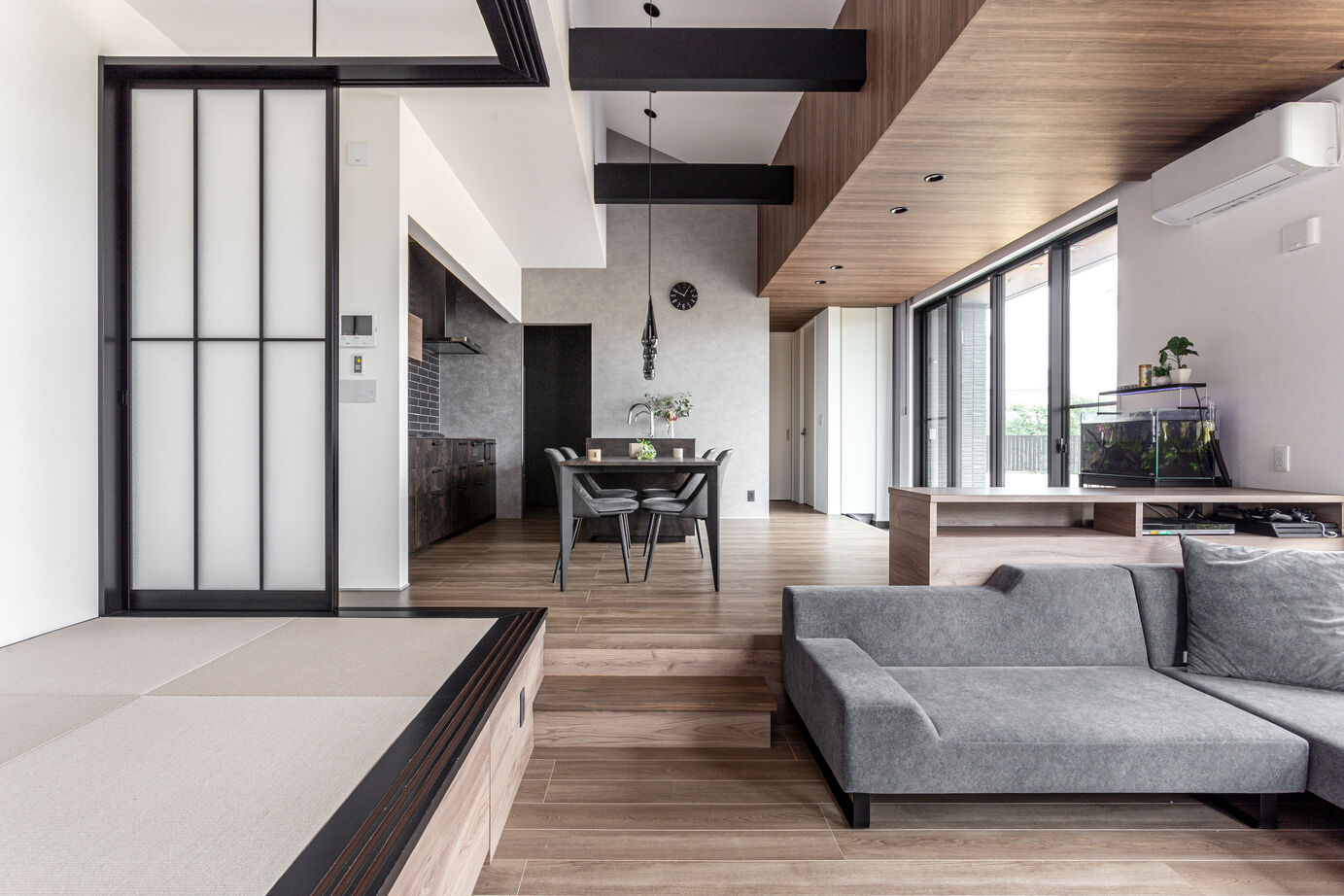 【SUUMO】 【37坪/夫婦＋子ども2人】勾配天井の平屋で立体的につながる暮らし 写真9点掲載 - ダイワハウス の建築実例詳細 | 注文住宅