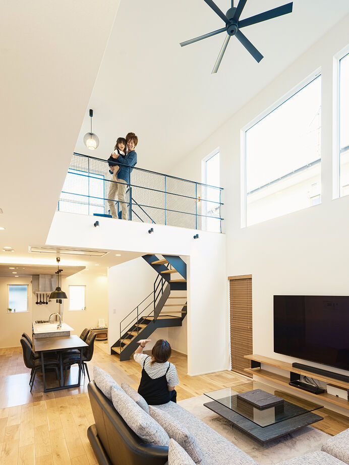 【SUUMO】 【4000万円台/間取図有/ビルトインガレージ】陽光あふれる大空間でも、夏涼しい！断熱性に優れたZEHの家 - ビクトリーホーム の建築実例詳細 | 注文住宅