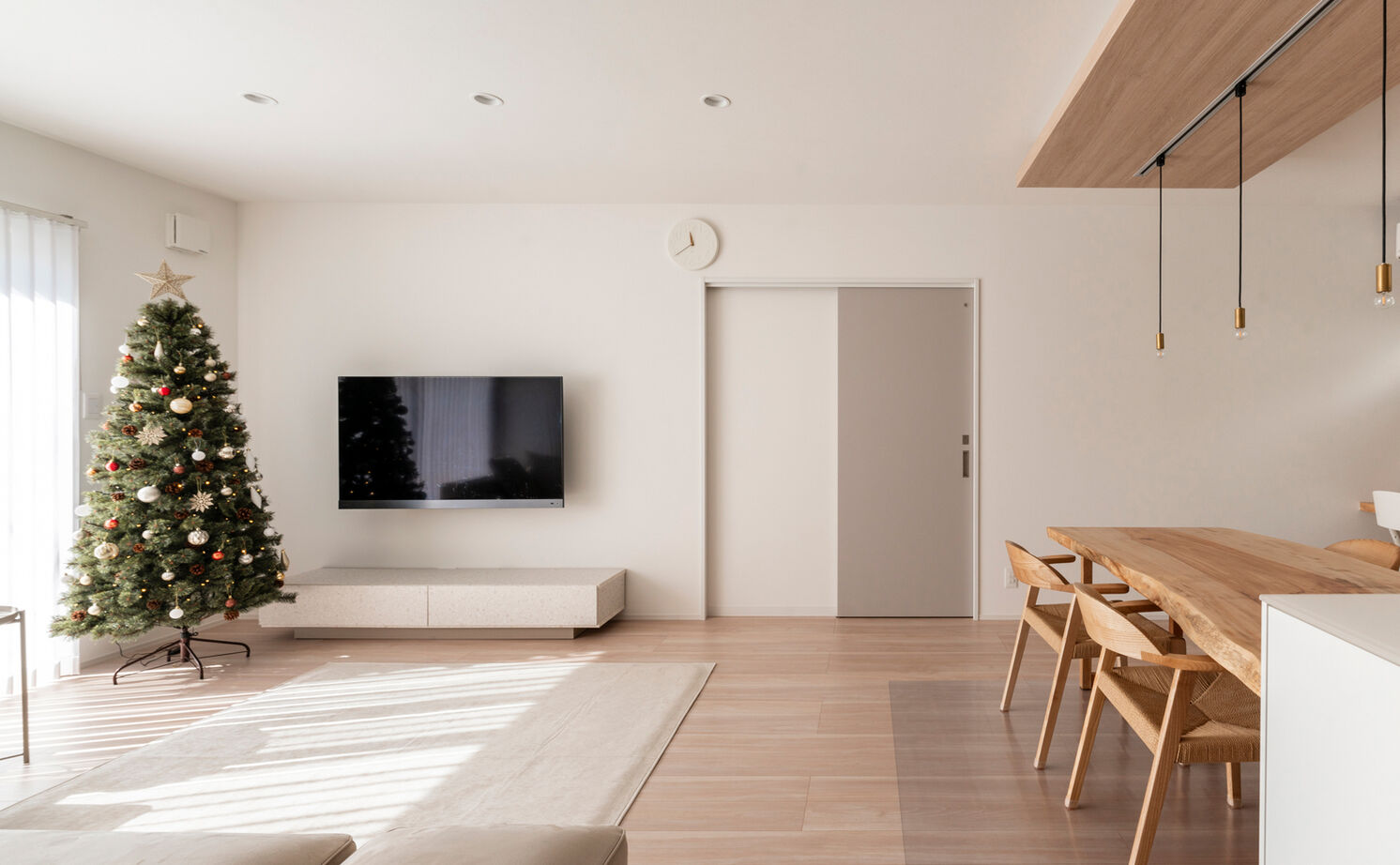 【SUUMO】 【京都市/天然木/3000万円台】機能充実のキッチン、ランドリー室。家事ラク動線で子育ても安心・快適 - 天然木の家 HODAKA 一級建築士事務所 大久保店の建築実例詳細 ...