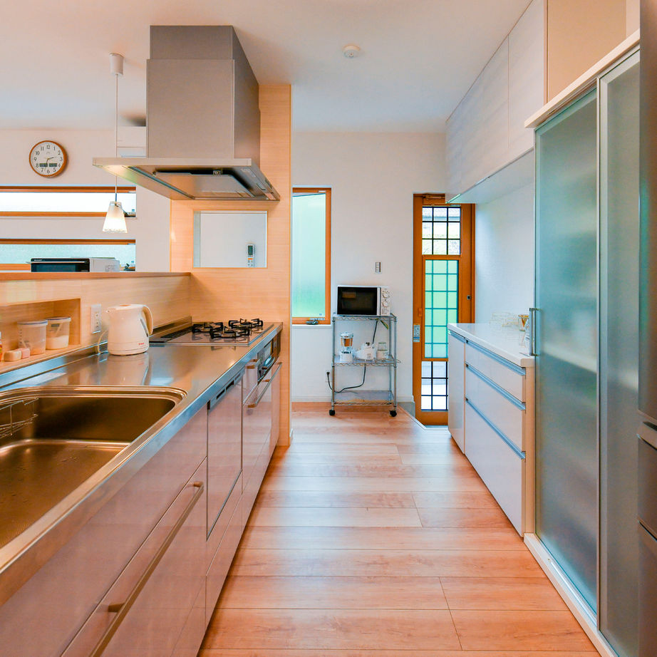 【SUUMO】 【滋賀/平屋/間取り/家事動線/建替え】目が届く遊び場になればと、変化に富むスキップフロアを採用した平屋 - 天然木の家 HODAKA 一級建築士事務所 大津店の建築実例詳細 ...