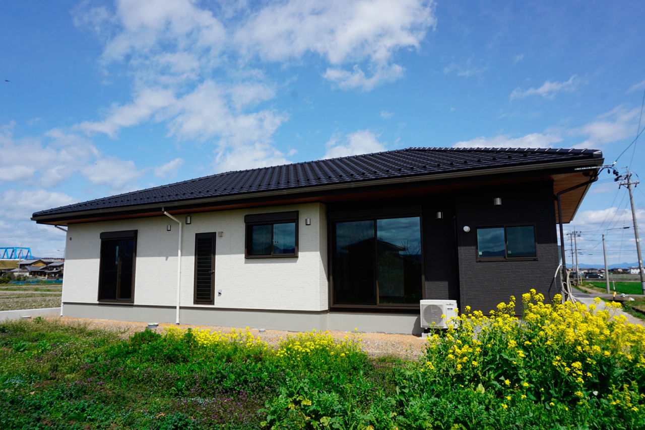 【SUUMO】 【建物本体2350万円｜平屋｜37.5坪｜間取り】二世帯対応の4LDK。テクノストラクチャーで叶えた高耐震な平屋 - 岡本住建 岐阜支店の建築実例詳細 | 注文住宅