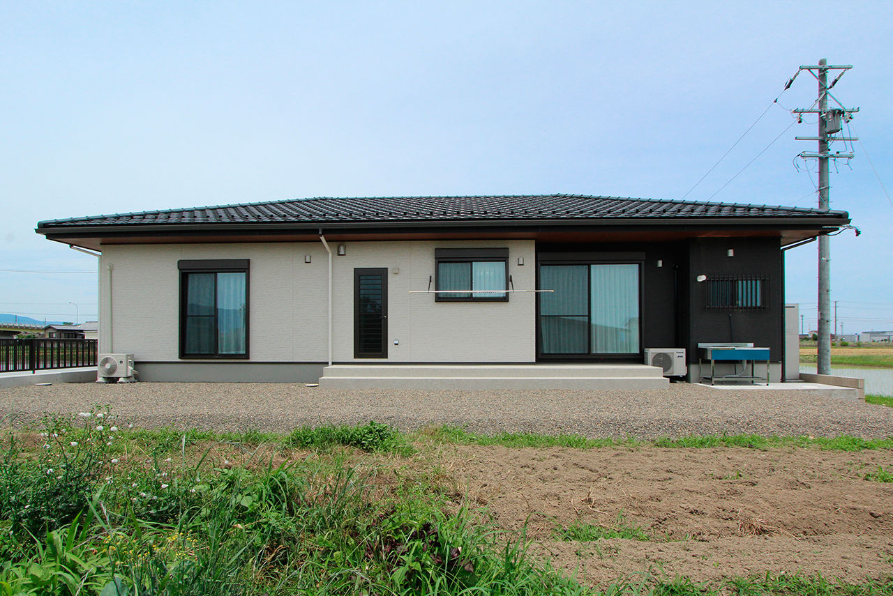 【SUUMO】 【建物本体2350万円｜平屋｜37.5坪｜間取り】二世帯対応の4LDK。テクノストラクチャーで叶えた高耐震な平屋 - 岡本住建 岐阜支店の建築実例詳細 | 注文住宅