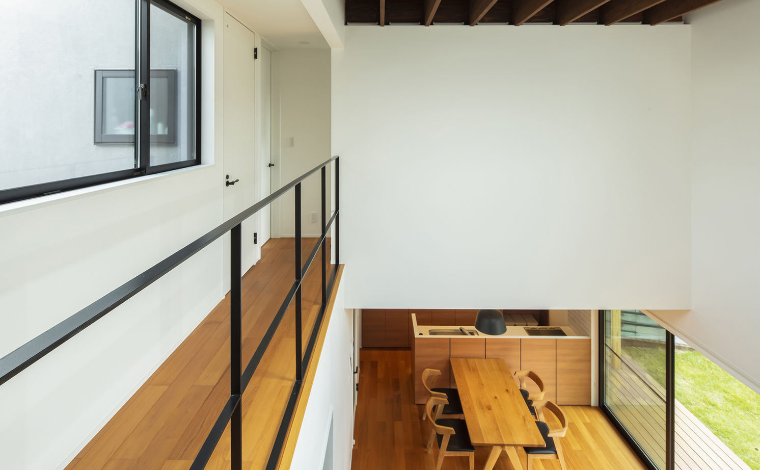 【SUUMO】 【3000万円台/京都/40坪台/二世帯】中庭と吹抜けがゆとりを生み出す二世帯の家 - ビーンズホーム 本社の建築実例詳細 | 注文住宅