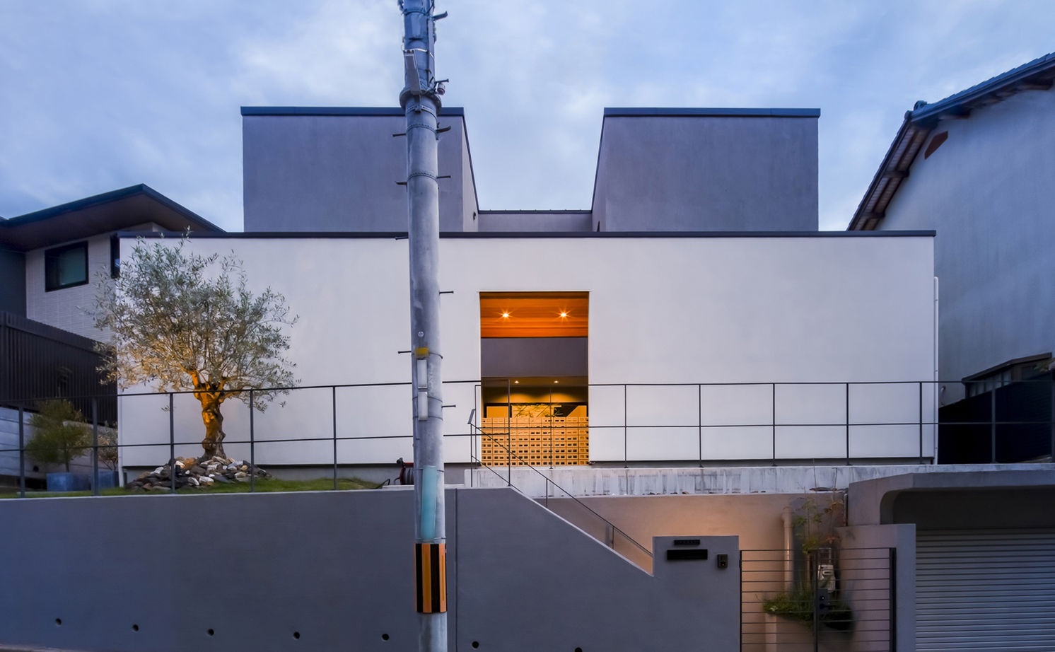 【SUUMO】 【3000万円台/京都/40坪台/二世帯】中庭と吹抜けがゆとりを生み出す二世帯の家 - ビーンズホーム 本社の建築実例詳細 | 注文住宅