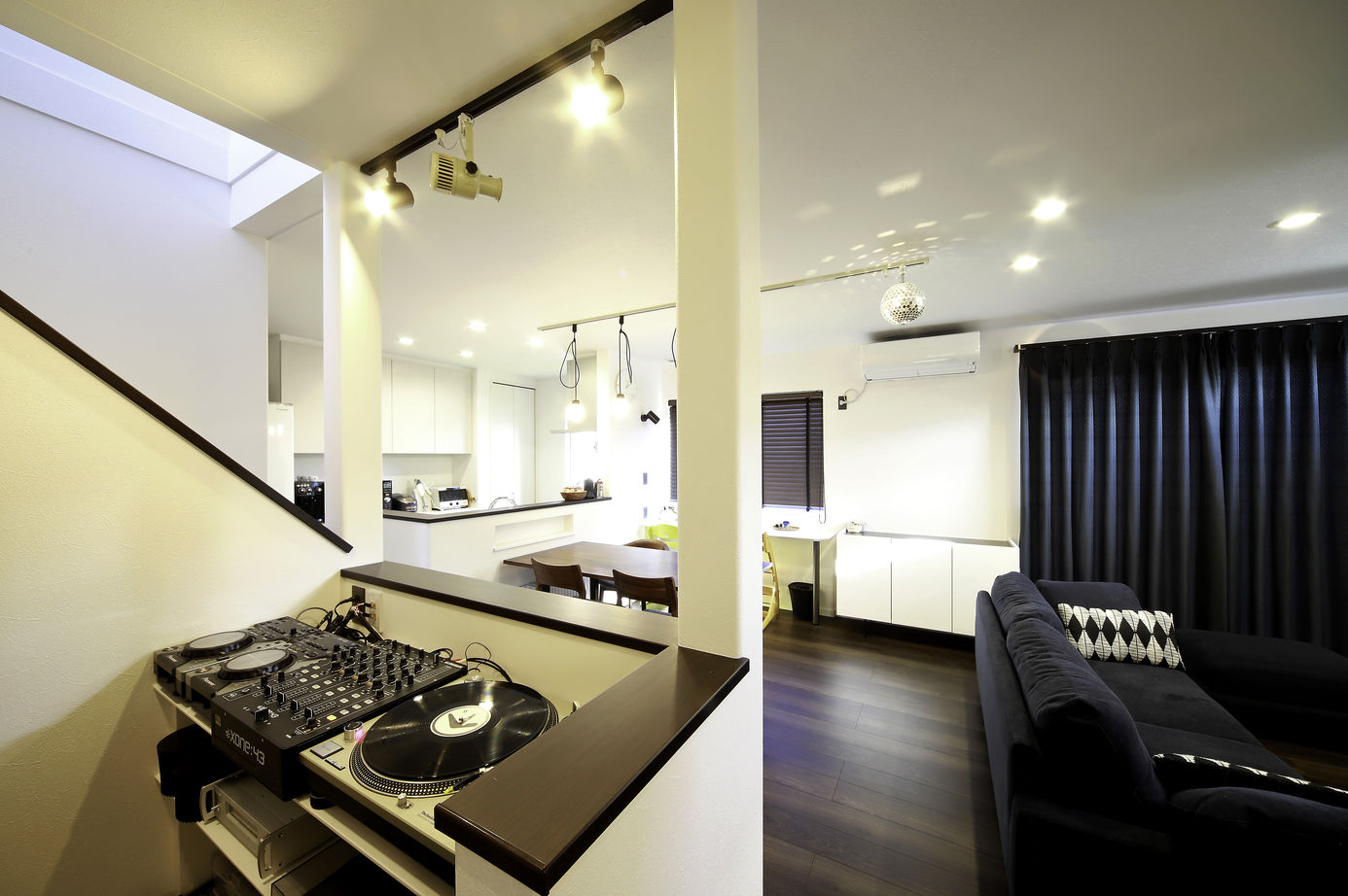 【SUUMO】 【2000万円台/37坪/間取図/4LDK】一人のときも、家族や友人と過ごすときも楽しめる、DJブースがある家 - 豊栄建設 の建築実例詳細 | 注文住宅