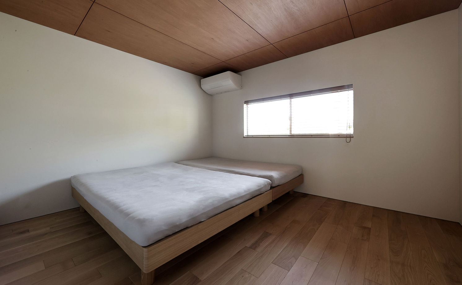 【SUUMO】 【3000万円台｜平屋｜32坪】障子からこぼれる光、陰影。侘び寂びを感じる和モダンな「平屋」 - ue_bo design の建築実例詳細 | 注文住宅