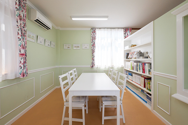 【SUUMO】 【2883万円｜32坪｜準防火仕様｜間取り図有】重厚感×パリ・アパルトマン。吹き抜けが描く陽だまりに猫も - ノーザンハウス の建築実例詳細 | 注文住宅